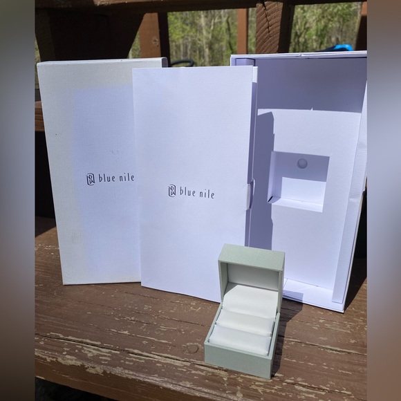 Blue Nile | Jewelry | Blue Nile Diamond Box Empty | Poshmark